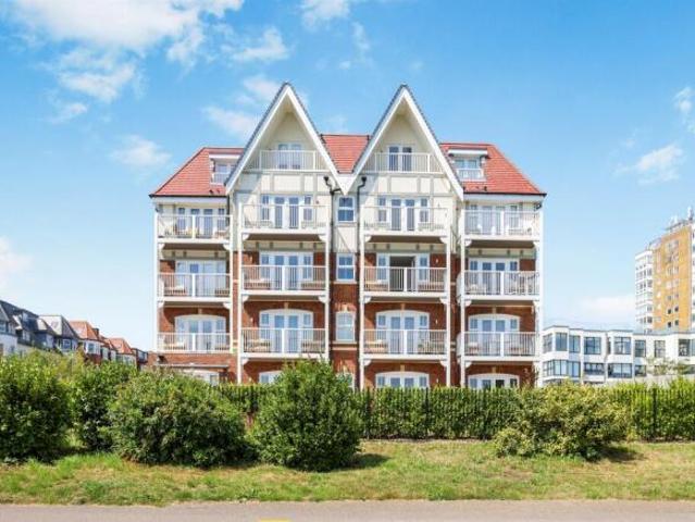 2 bedroom apartment for sale in West Cliff Gardens, Bournemouth, BH2