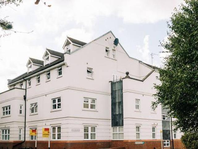 2 bedroom apartment for sale in West Bar Street Banbury OX16