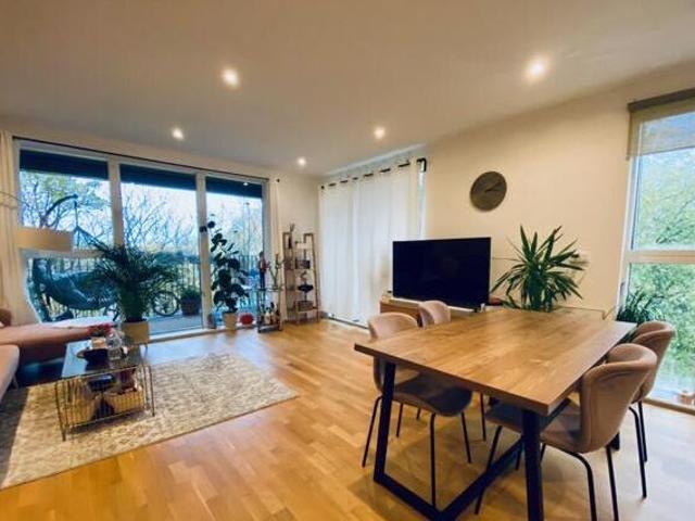 2 Bedroom Apartment For Sale In West Ealing, London