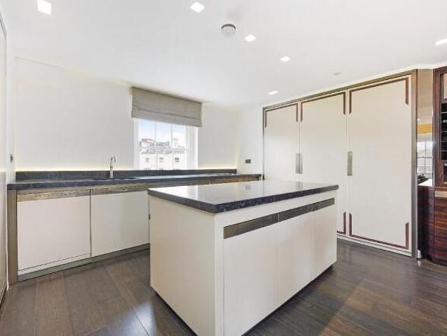 2 bedroom apartment for sale in West Halkin Street, London, SW1X