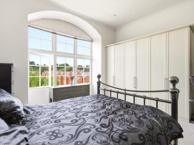2 bedroom apartment for sale in West Hall, Beningfield Drive, Napsbury Park, St. Albans, AL2