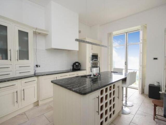 2 bedroom apartment for sale in West Hill Road, WEST CLIFF, BH2