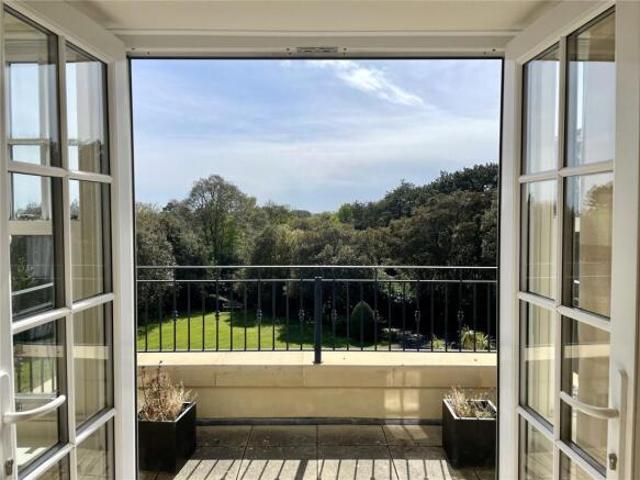 2 bedroom apartment for sale in West Overcliff Drive, Bournemouth, Dorset, BH4
