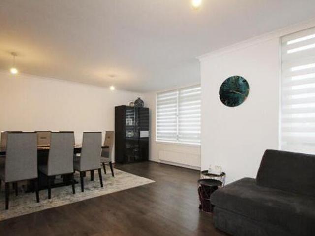 2 Bedroom Apartment For Sale In Westchester Drive, London
