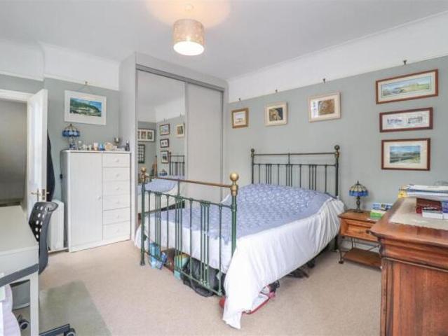 2 bedroom apartment for sale in WESTCLIFF PARADE, Westcliff On Sea, SS0