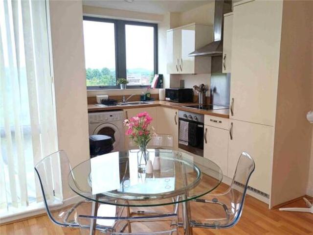 2 bedroom apartment for sale in Western Gate, Alencon Link, Basingstoke, RG21