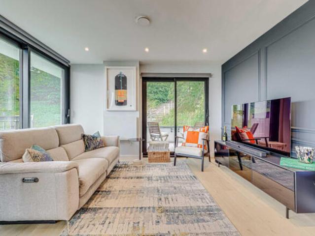 2 bedroom apartment for sale in Western Esplanade, Southend on sea, SS1