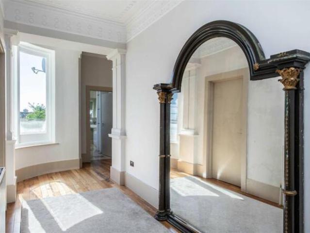 2 bedroom apartment for sale in Western Terrace, The Park, NG7