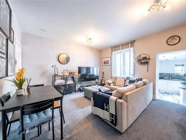 2 bedroom apartment for sale in Westgate, Wetherby, LS22