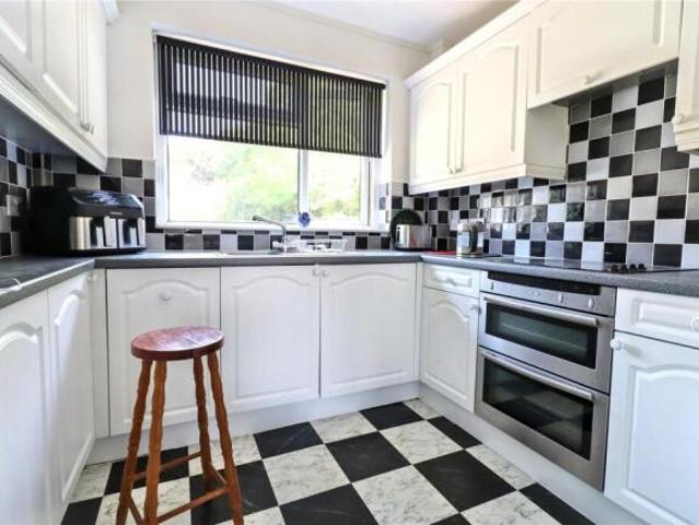 2 bedroom apartment for sale in Weston Park Court, Weston Park East, Bath, BA1