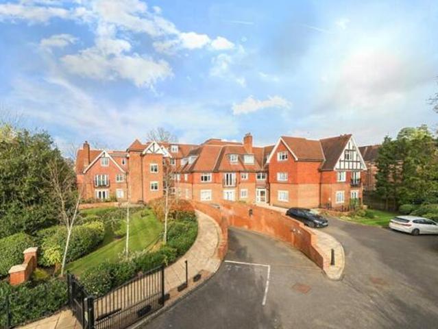 2 Bedroom Apartment For Sale In Weybridge