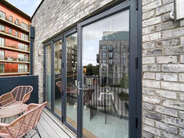 2 bedroom apartment for sale in Wharf Road, Chelmsford, CM2