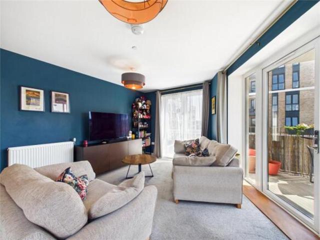 2 bedroom apartment for sale in Wharf Road, Chelmsford, Essex, CM2