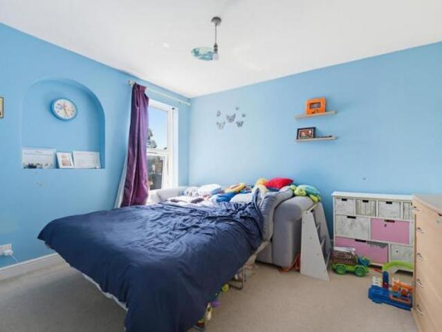 2 bedroom apartment for sale in Whippendell Road, WD18