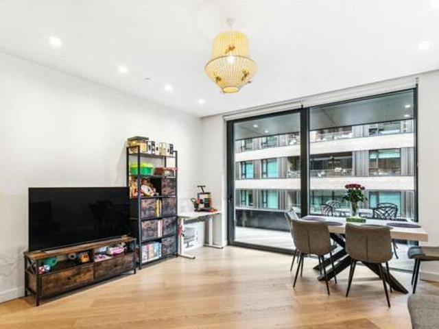 2 Bedroom Apartment For Sale In White City, London