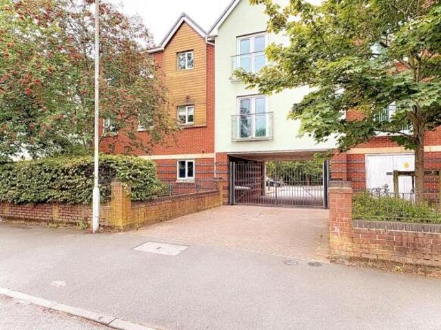 2 bedroom apartment for sale in Willenhall Road, Wolverhampton, WV1 2JQ, WV1