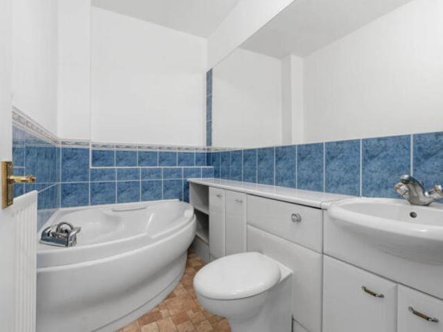 2 bedroom apartment for sale in Willes Road, Leamington Spa, CV31