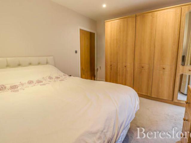 2 bedroom apartment for sale in William Hunter Way, Brentwood, CM14
