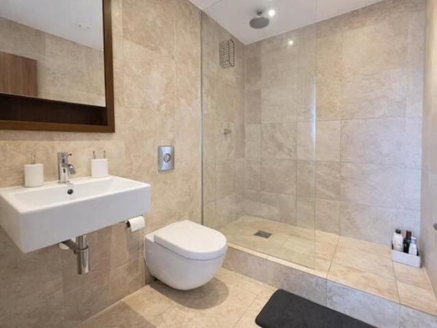 2 bedroom apartment for sale in William Jessop Way, Liverpool, Merseyside, L3