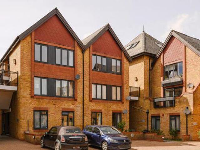 2 Bedroom Apartment For Sale In Wimbledon, London