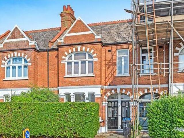 2 Bedroom Apartment For Sale In Wimbledon, London