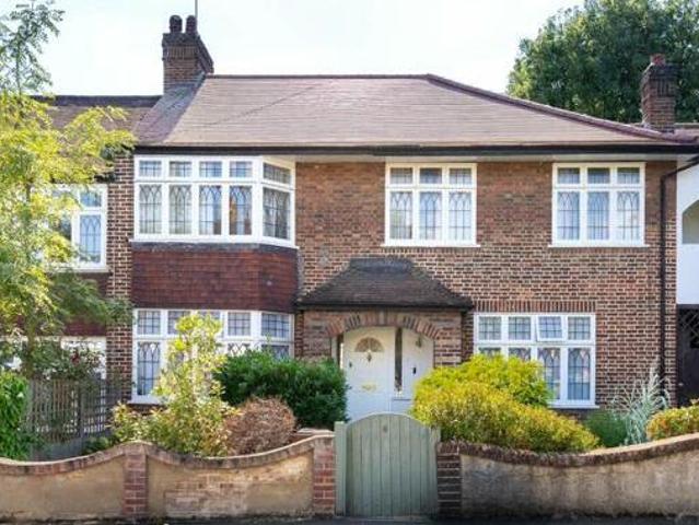 2 Bedroom Apartment For Sale In Wimbledon, London