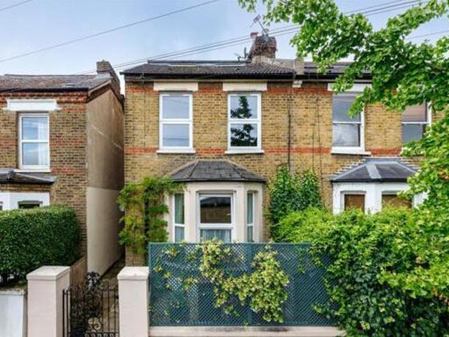 2 Bedroom Apartment For Sale In Wimbledon, London