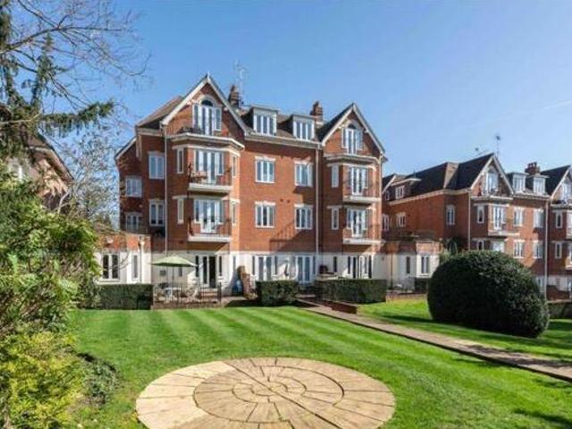 2 Bedroom Apartment For Sale In Wimbledon, London