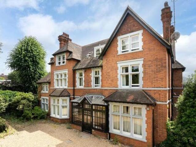 2 Bedroom Apartment For Sale In Wimbledon, London