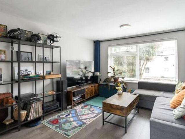 2 Bedroom Apartment For Sale In Wimbledon, London