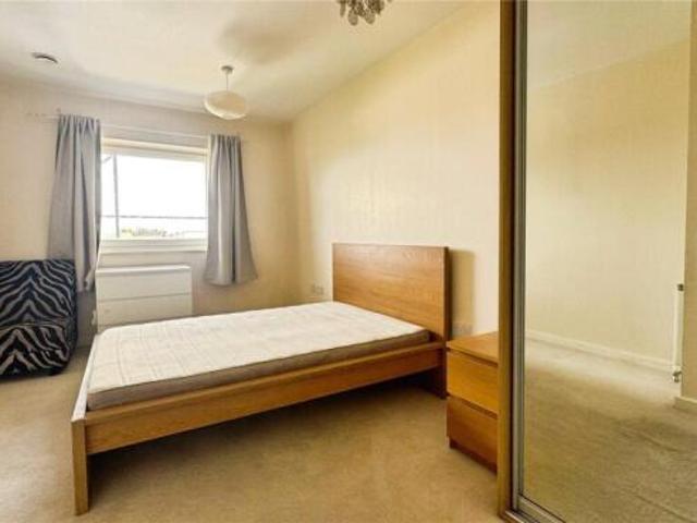 2 bedroom apartment for sale in Wintergreen Boulevard, West Drayton, UB7