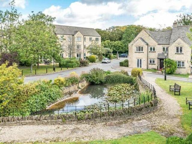 2 Bedroom Apartment For Sale In Witney, Oxfordshire