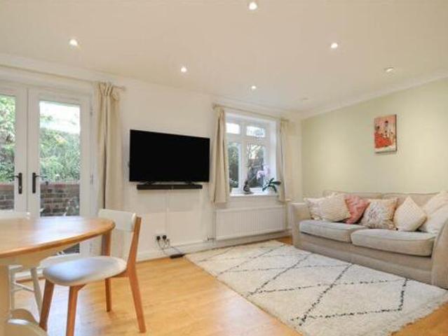 2 Bedroom Apartment For Sale In Woodside Park
