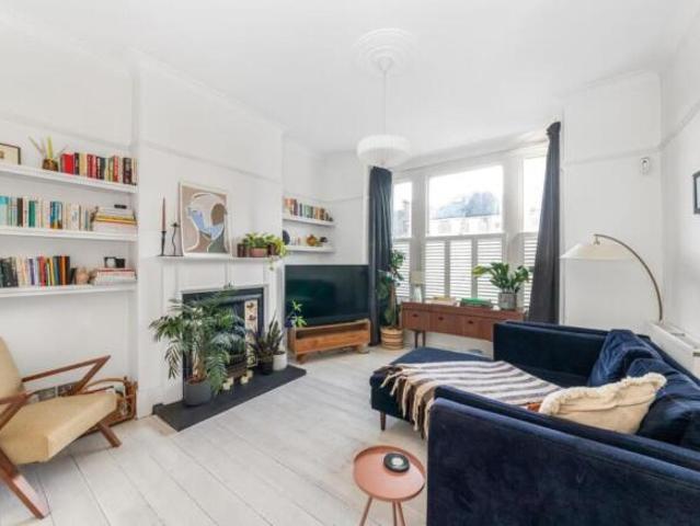 2 bedroom apartment for sale in Wolfington Road, West Norwood, London, SE27