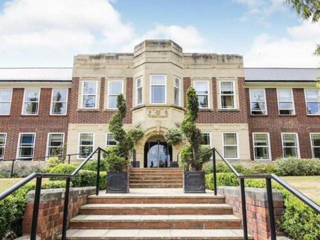 2 Bedroom Apartment For Sale In Worcester, Worcestershire