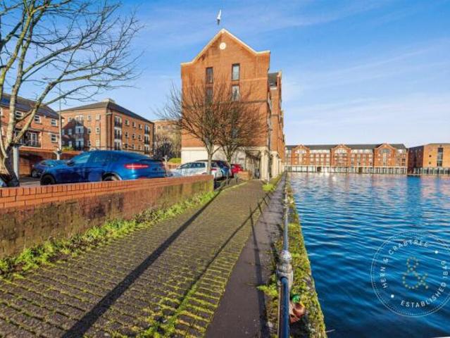2 bedroom apartment for sale in York Court, Schooner Way, Cardiff, CF10