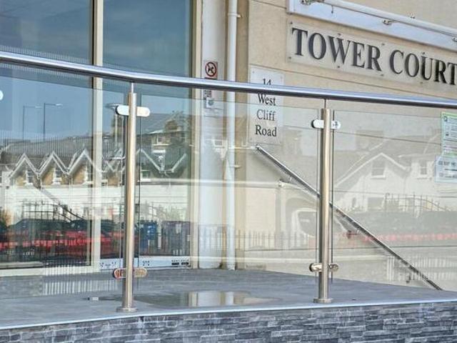 2 Bedroom Apartment For Sale In 14 West Cliff Road, Bournemouth