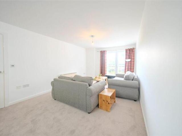 2 bedroom apartment for sale in 18 Sandringham Court, Sandringham Drive, Leeds, West Yorkshire, LS17