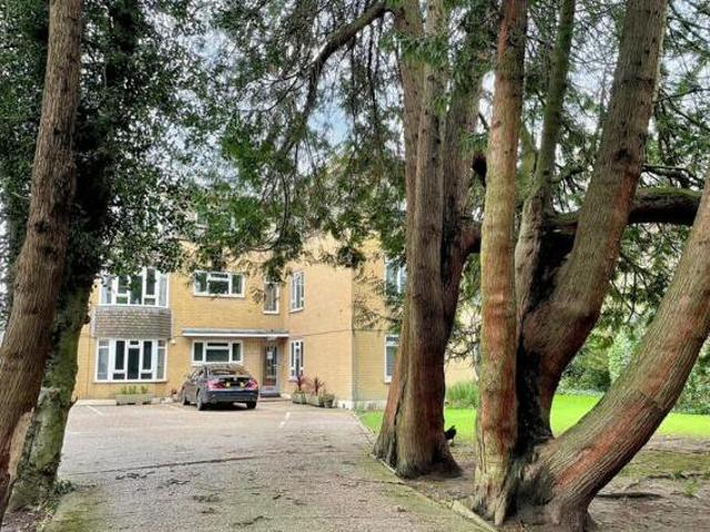 2 Bedroom Apartment For Sale In 130 Richmond Park Road, Bournemouth