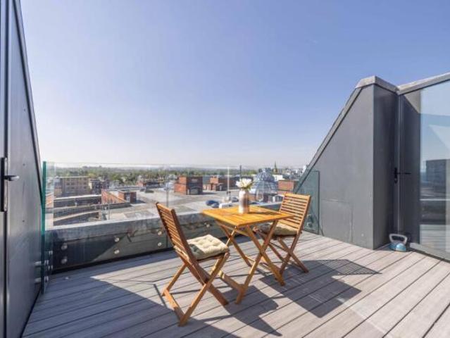 2 bedroom apartment for sale in 50 Wellington Street, Slough, SL1