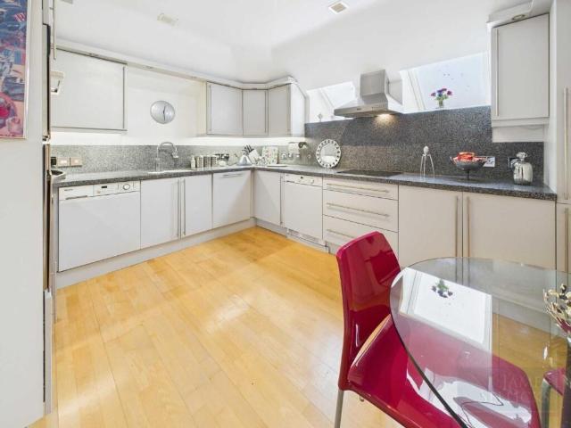 2 bedroom apartment for sale in 8 St Andrews Court, Evington Lane, Leicester, LE5