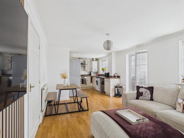 2 bedroom apartment for sale