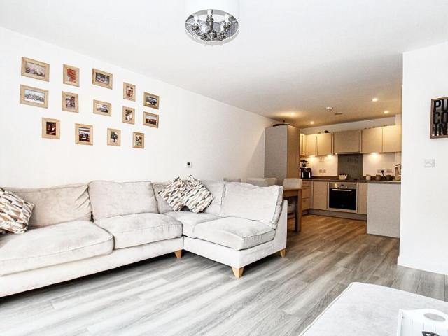 2 bedroom apartment for sale