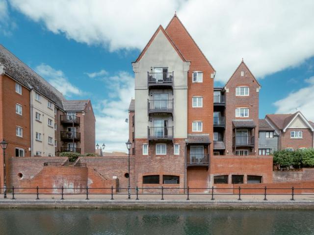 2 bedroom apartment for sale