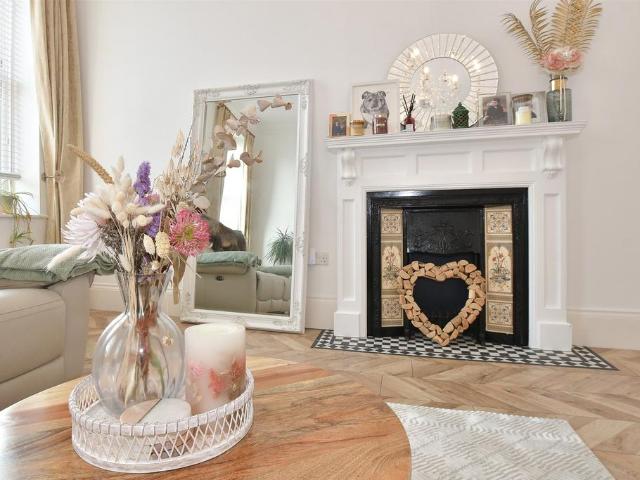 2 bedroom apartment for sale