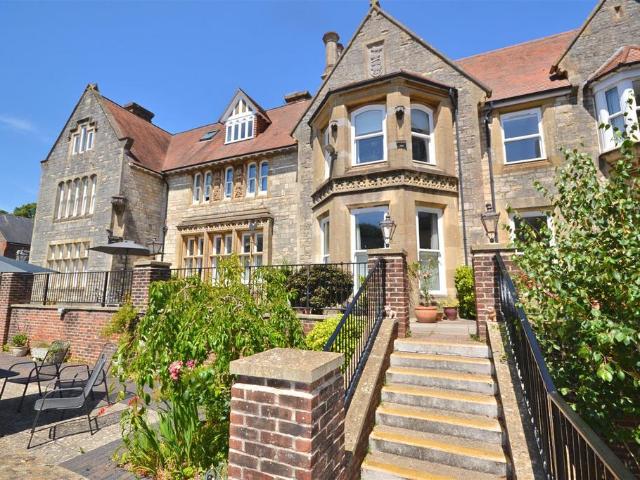 2 bedroom apartment for sale