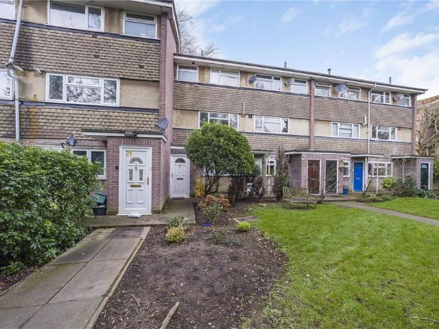 2 bedroom maisonette for sale