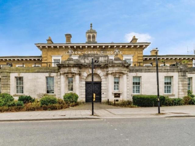 2 bedroom apartment for sale