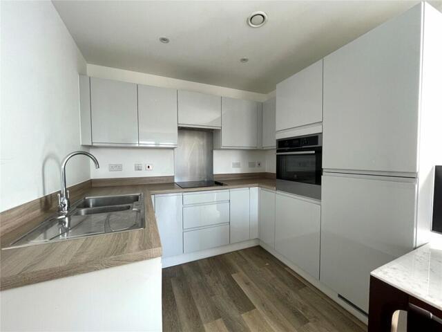 2 Bedroom Apartment Guildford Surrey LS98903792