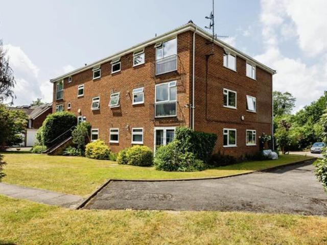 2 Bedroom Apartment Guildford Surrey LS99773551